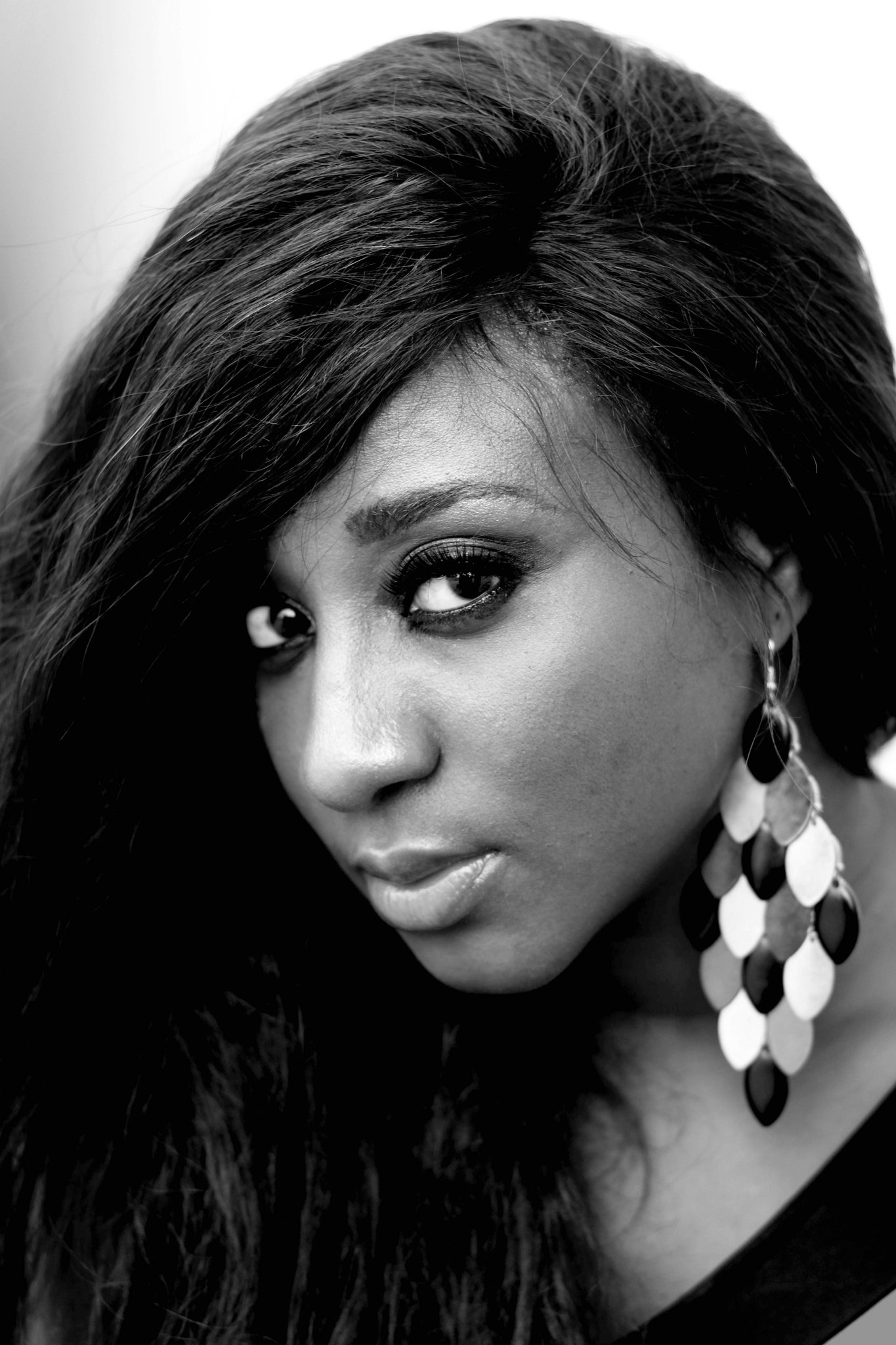 S*xy Actress, Ini Edo Looks Smoking Hot in This Seductive Photo-shoot ...