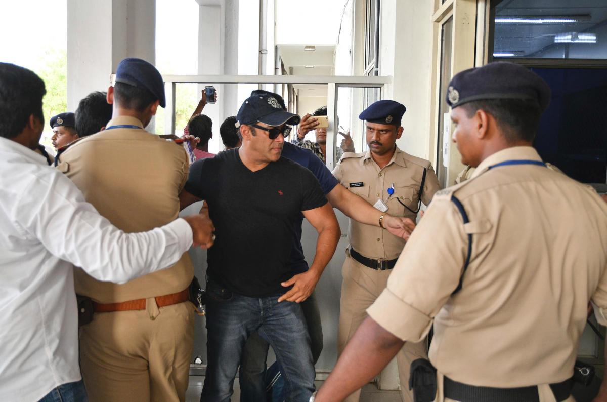 Antelope Killing: Bollywood Superstar, Khan Sentenced By Court Regains ...