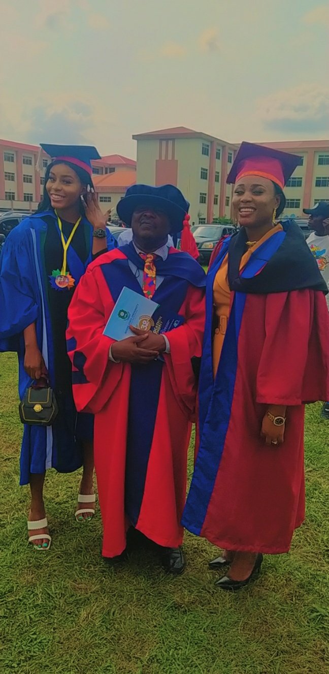 Nigerian Father And His Two Daughters Celebrate After Having Their ...