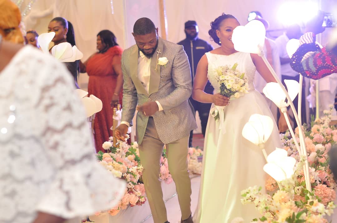 Money Rains As Abuja Socialite Weds His Wife In Grand Style (Video)