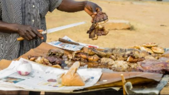 Roadside Meat Eaters Cautioned As Flies Invade Calabar, Cholera ...