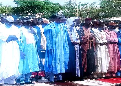 Photo Of President Buhari Joining Other Muslim Faithfuls To Perform Eid ...