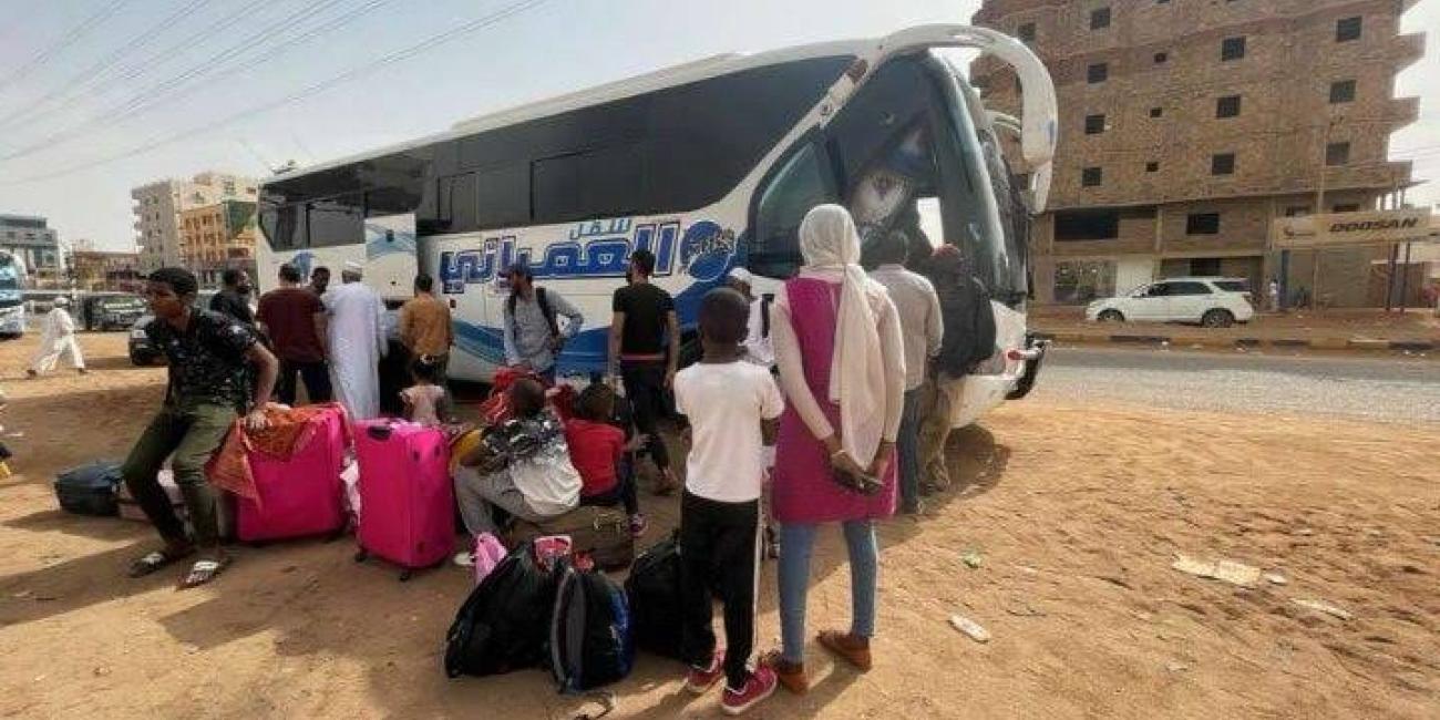FG Resumes Evacuation Of Nationals From Sudan, Pays Aggrieved Bus ...