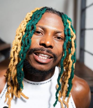 O2 Arena Concert: Asake Makes Grand Entrance On Helicopter (Video)